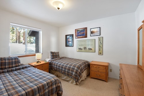 Kimball Carnelian Bay Rental - Hot Tub By Redawning - North Lake Tahoe, CA