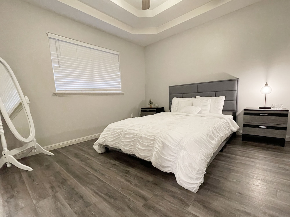 Cozy 2 Bedroom Apartment In Prime Location! - Texas