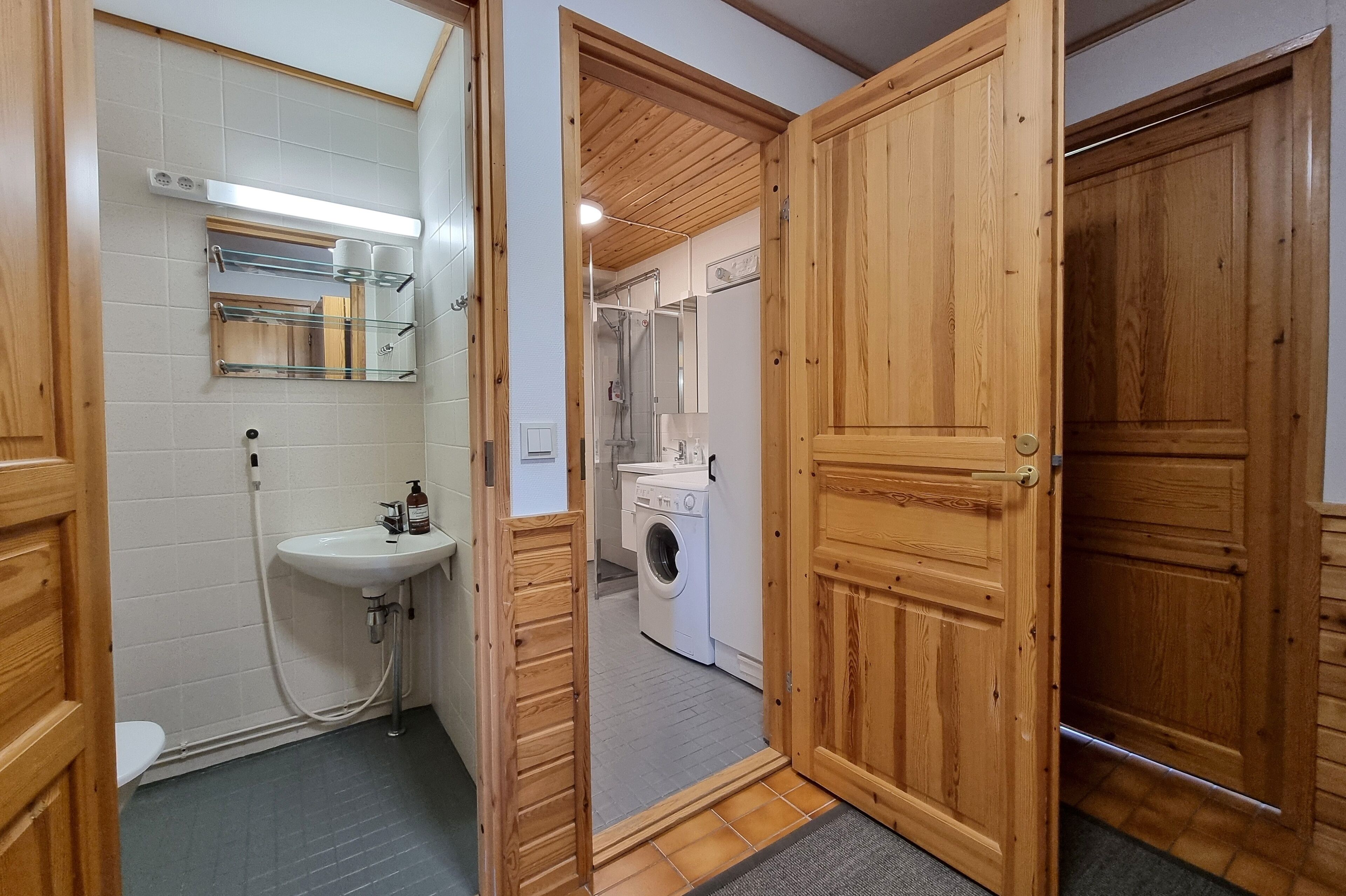 Apartamento Comfort, várias camas, não fumadores, sauna | Casa de banho | Um secador de cabelo, sabão, champô 