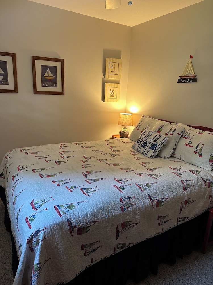 Charming South County Beach House With Off-season Promo Thru April - Moonstone Beach Road, RI