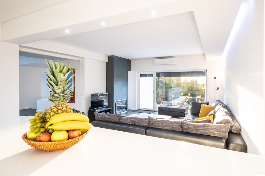 Elegant Villa With Infinity Heatable Pool - Alvor