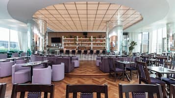 Café da manhã, almoço e jantar