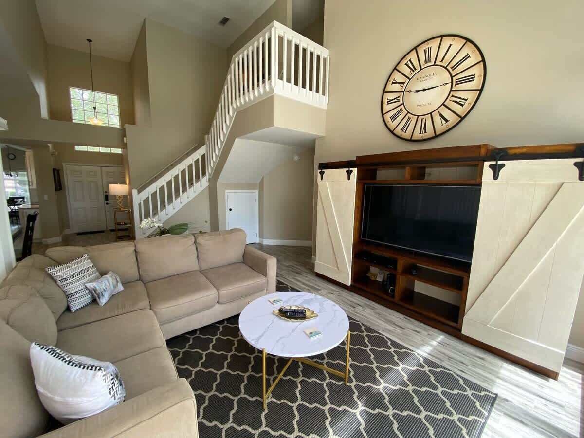 8th Fairway Holiday Home, Updated, Southern Dunes - Davenport, FL