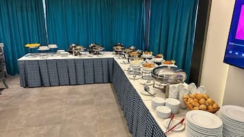Pequeno-almoço tipo buffet diário incluído