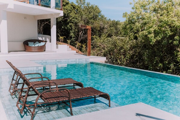 2 piscinas exteriores