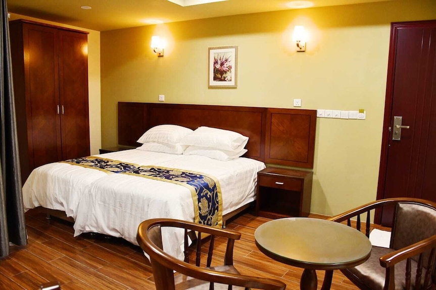 Blue Wave Guest House Includes A Garden & A Patio & Is Located In Kudahuvadhoo. - Maldives