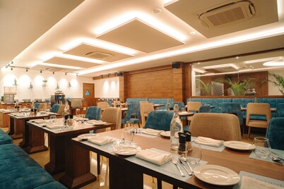 Playotel Premier Vijay Nagar