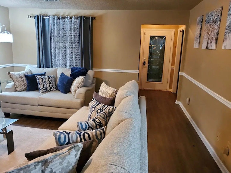 Beautifully Design House For Relaxation - Bonaire, GA