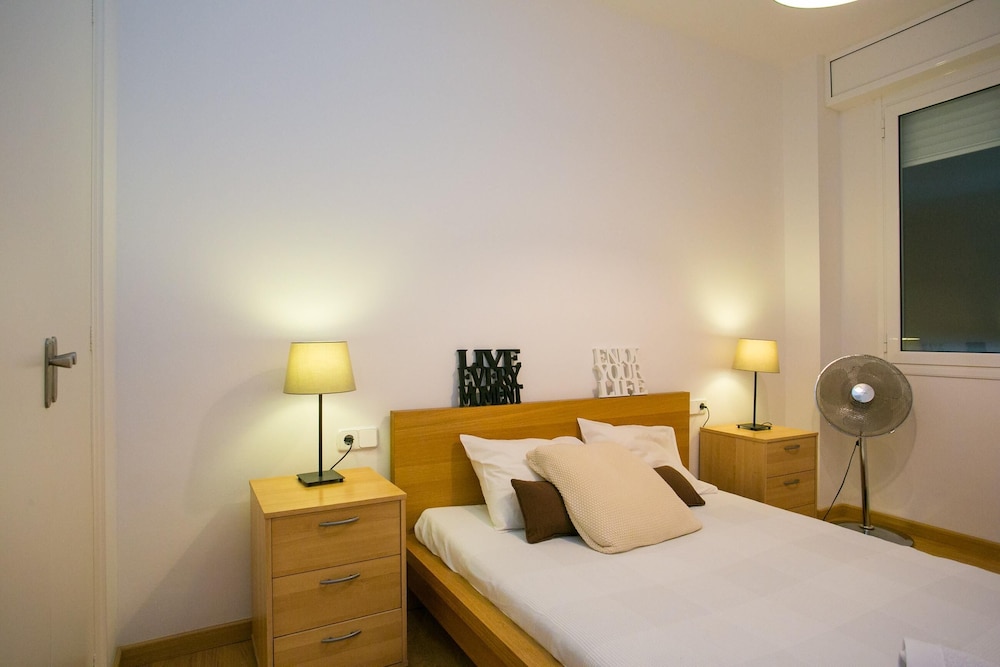 Oasis Barcelonaise De 80m² Ensoleillée Avec Une Terrasse De 52m². - Barcelone