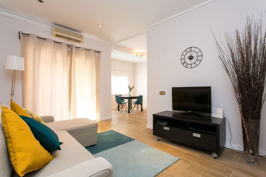 75 M² Apartament ∙ 3 Sypialnie ∙ 4 Gości - Barcelona