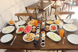 Pequeno-almoço continental diário incluído 