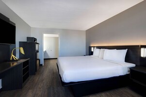 Secretária, secretária adequada para computadores portáteis 