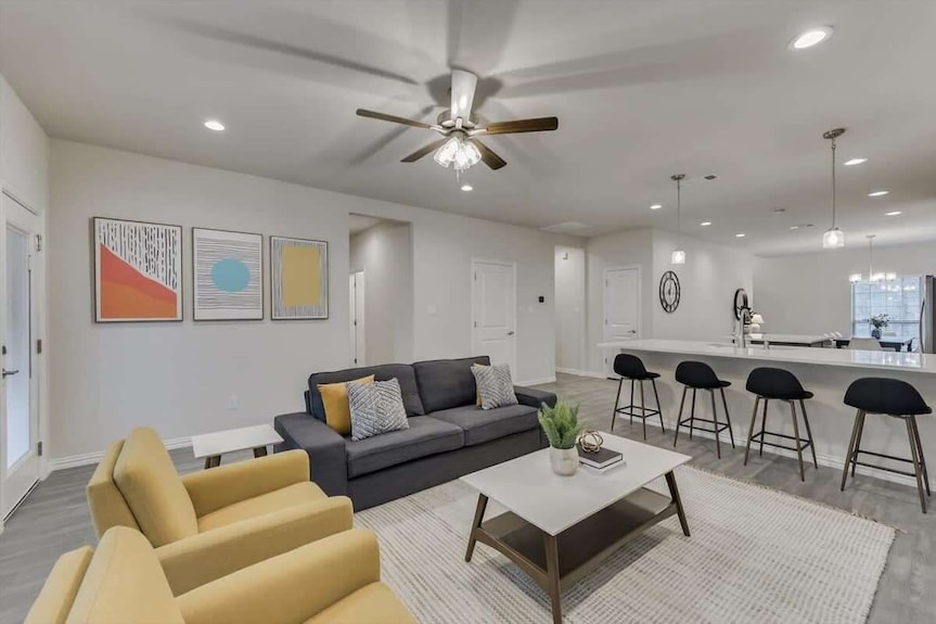 Your Vibrant Dallas Getaway Home - Highland Hills - Dallas