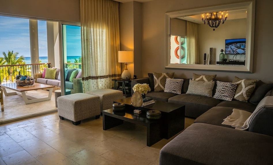 Breathless Beauty, Oceanfront Condo 180 Degree Views - Punta Cana