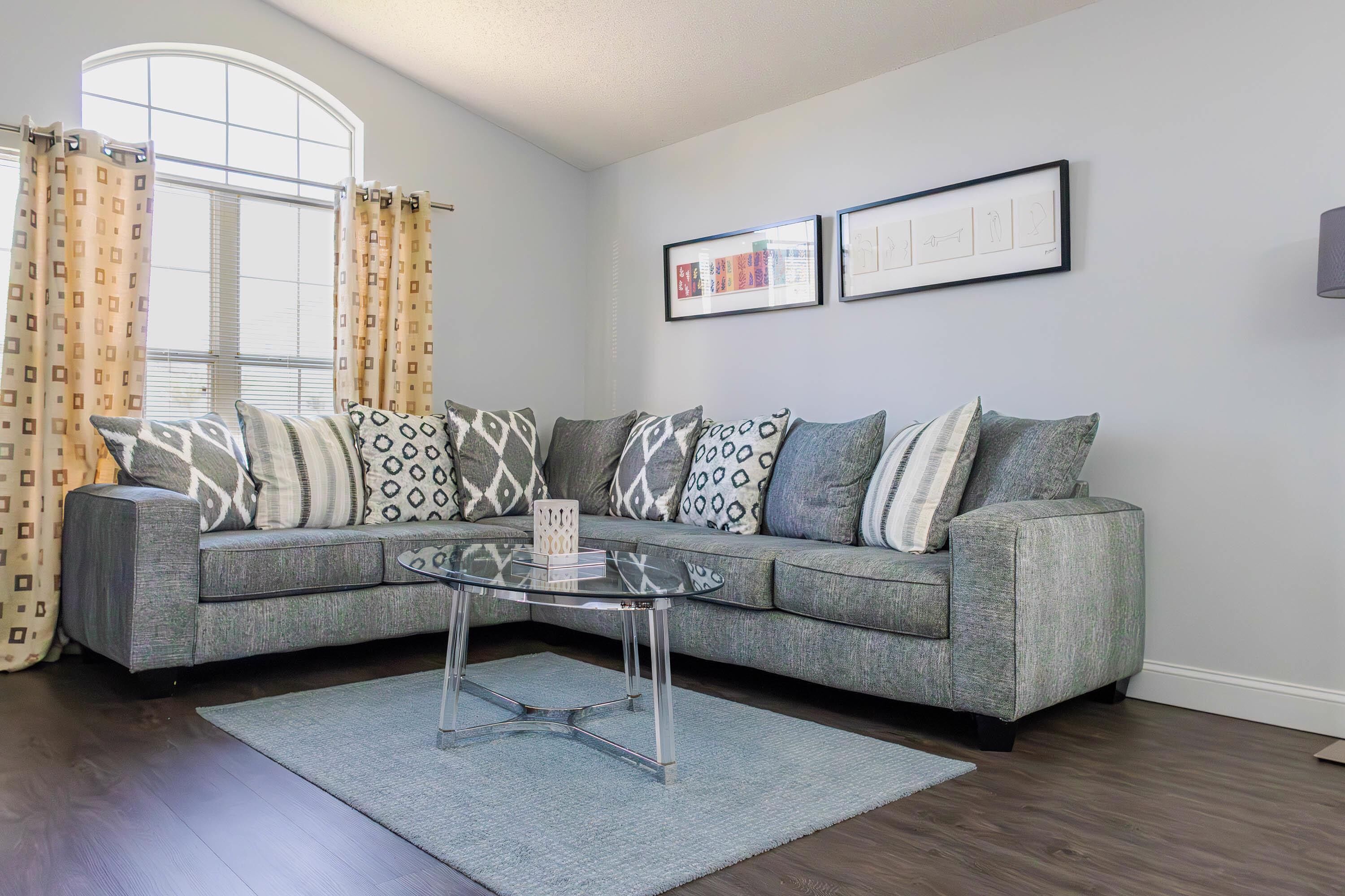 Luxury 4 Bedroom/3 Bathroom Villa With Relaxing Lakeview Private Pool, Grill & Arcade/game Room! - Kissimmee