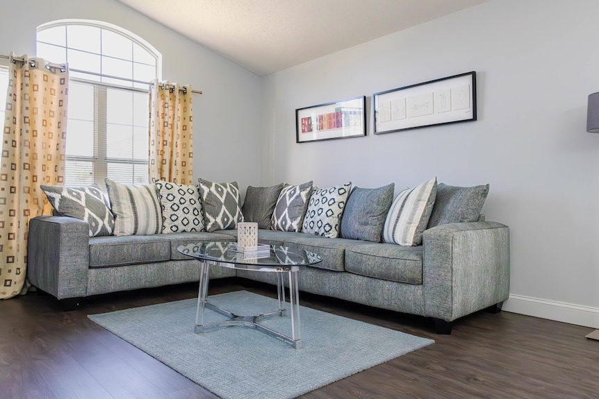 Luxury 4 Bedroom/3 Bathroom Villa With Relaxing Lakeview Private Pool, Grill & Arcade/game Room! - Kissimmee