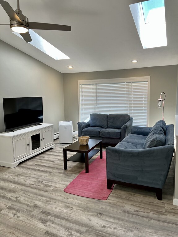 Spacious Home Close To Beach - Roger Wheeler State Beach, RI