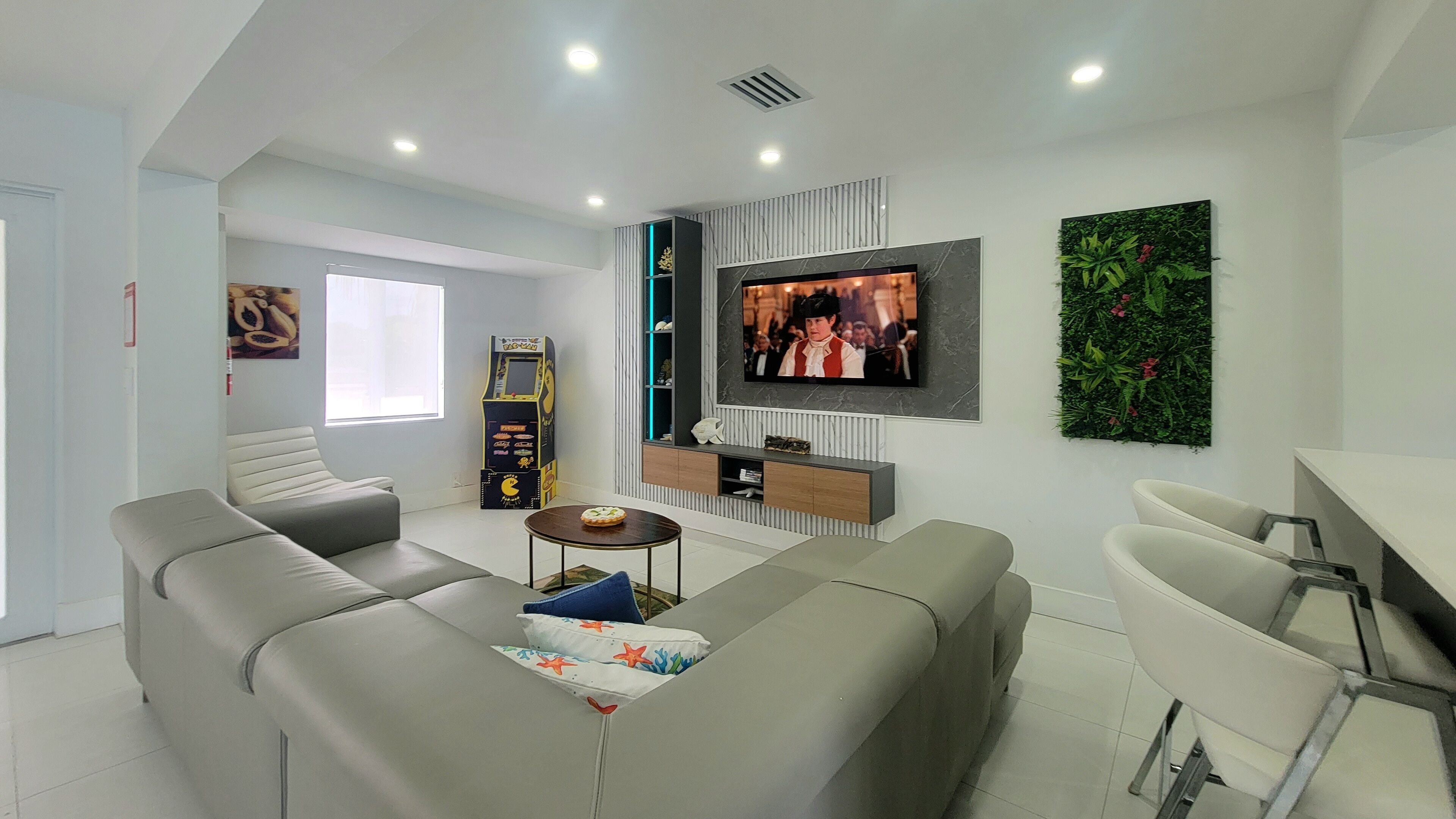 Modern Exquisite & Luxurious Vacation Rental Pool Heater Close To The Beach 9 M - ミラマー, FL