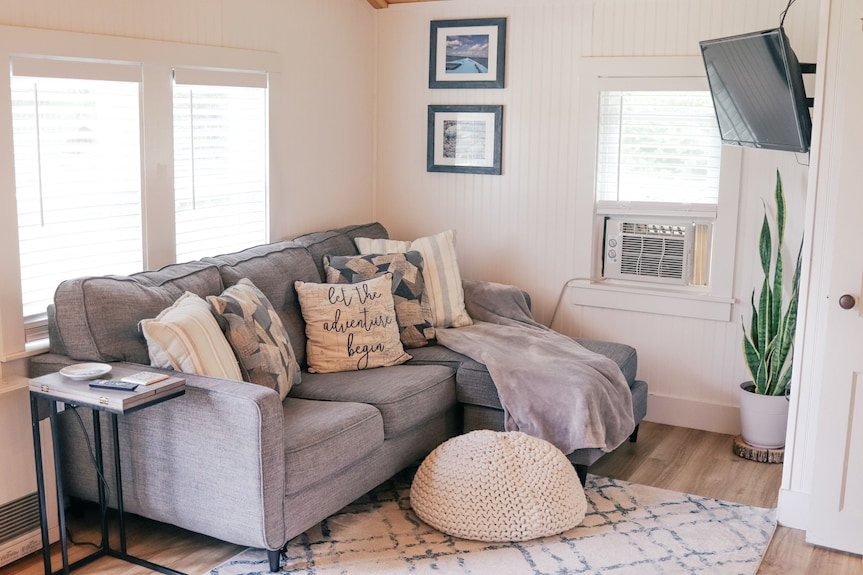 Mainestay Cottage #5 With Fireplace & Fully Stocked Kitchen In Hampden/bangor - Maine