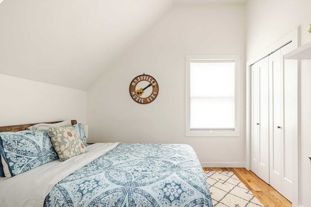 East Nashville New Guesthouse Walk To 5 Points! - Nashville, TN