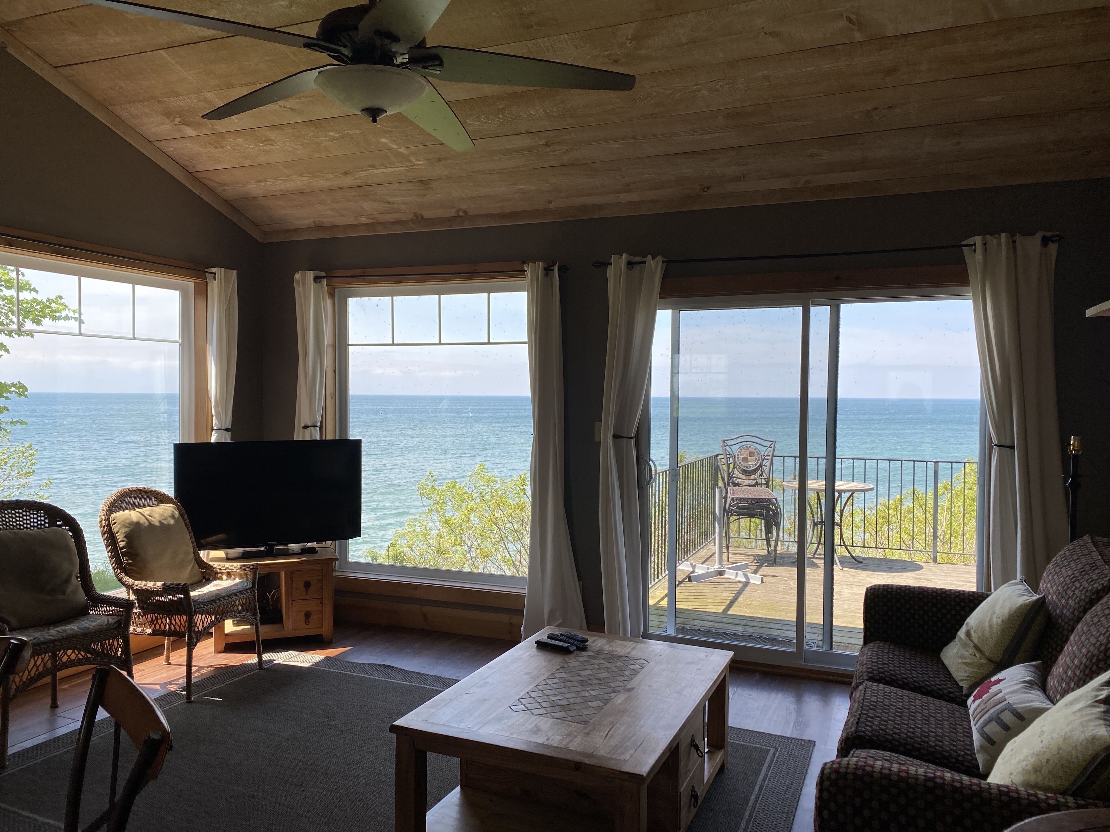 Chardonnay Cottage On The Lake - St. Catharines