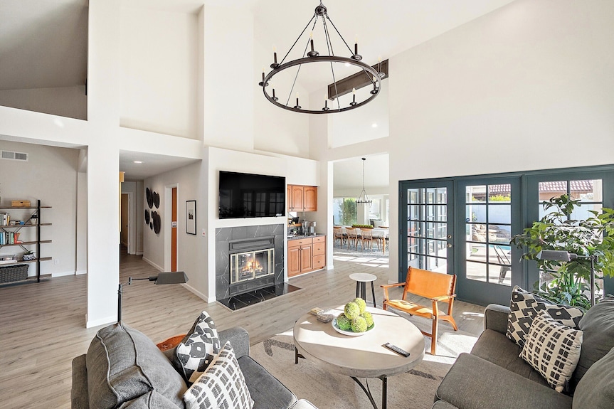 Be The Lucky Few! Stay Fresh, Relax, Celebrate Your Special Occasions @Coco-ari! - Tempe, AZ