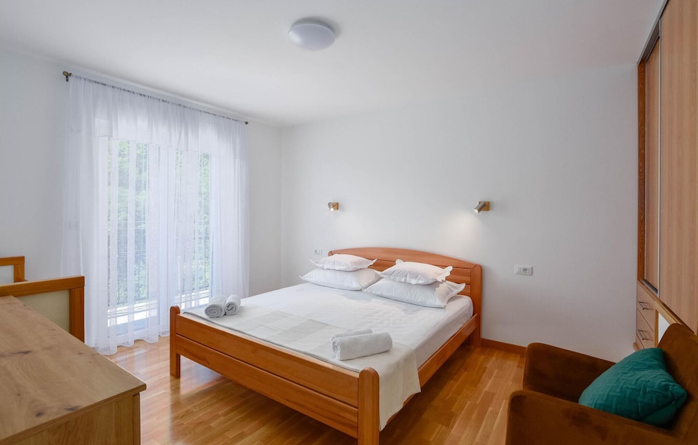 Amazing Home In Sinj With Wifi - Sinj