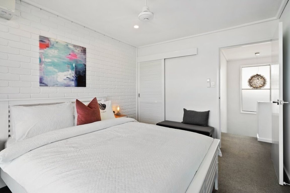 Humble Abode - Private Townhouse + 5 Minute Walk To Main Street - 에얼리 비치