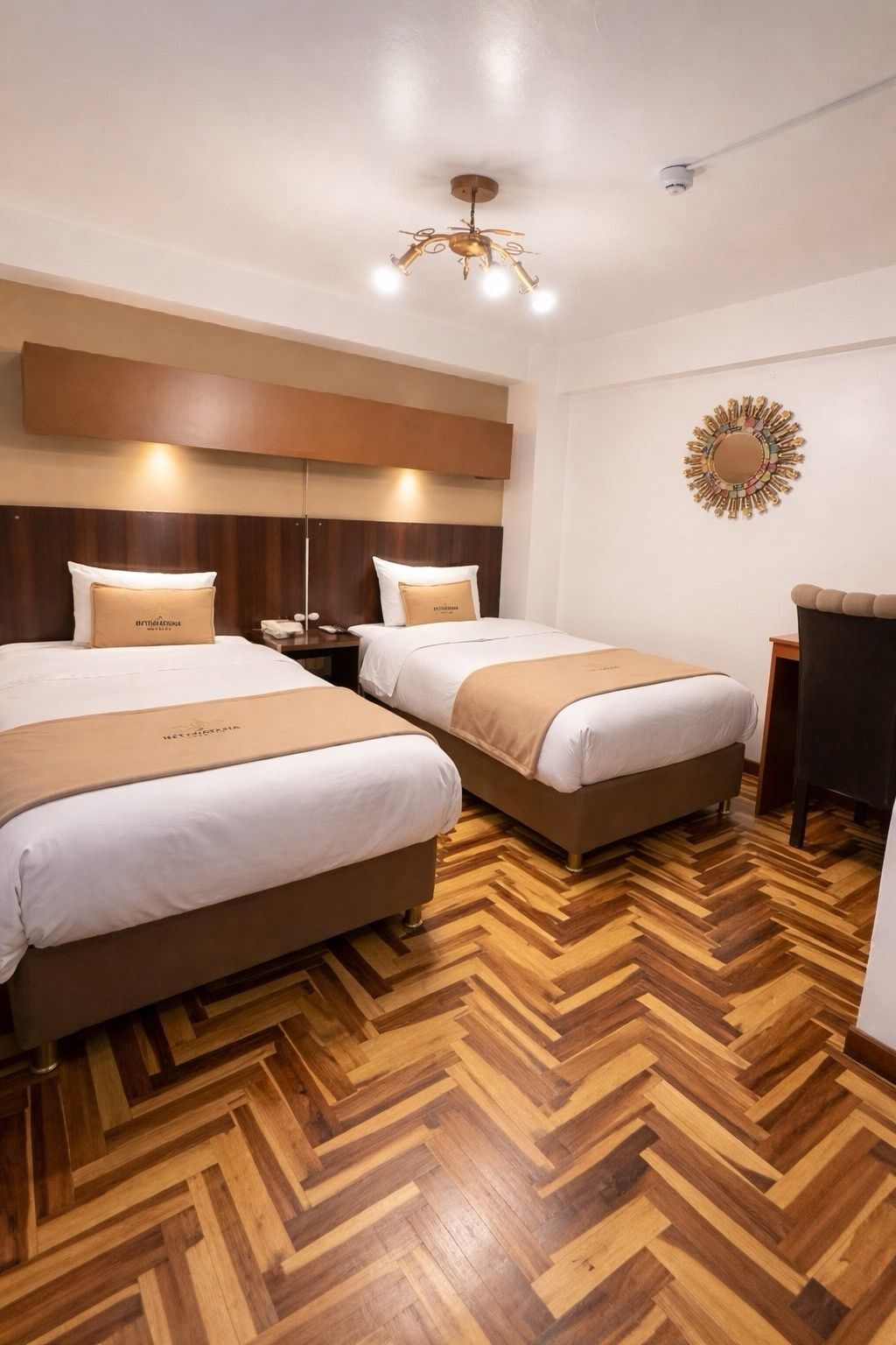 Quarto duplo standard | Roupas de cama antialérgicas, ferros/tábuas de passar roupa