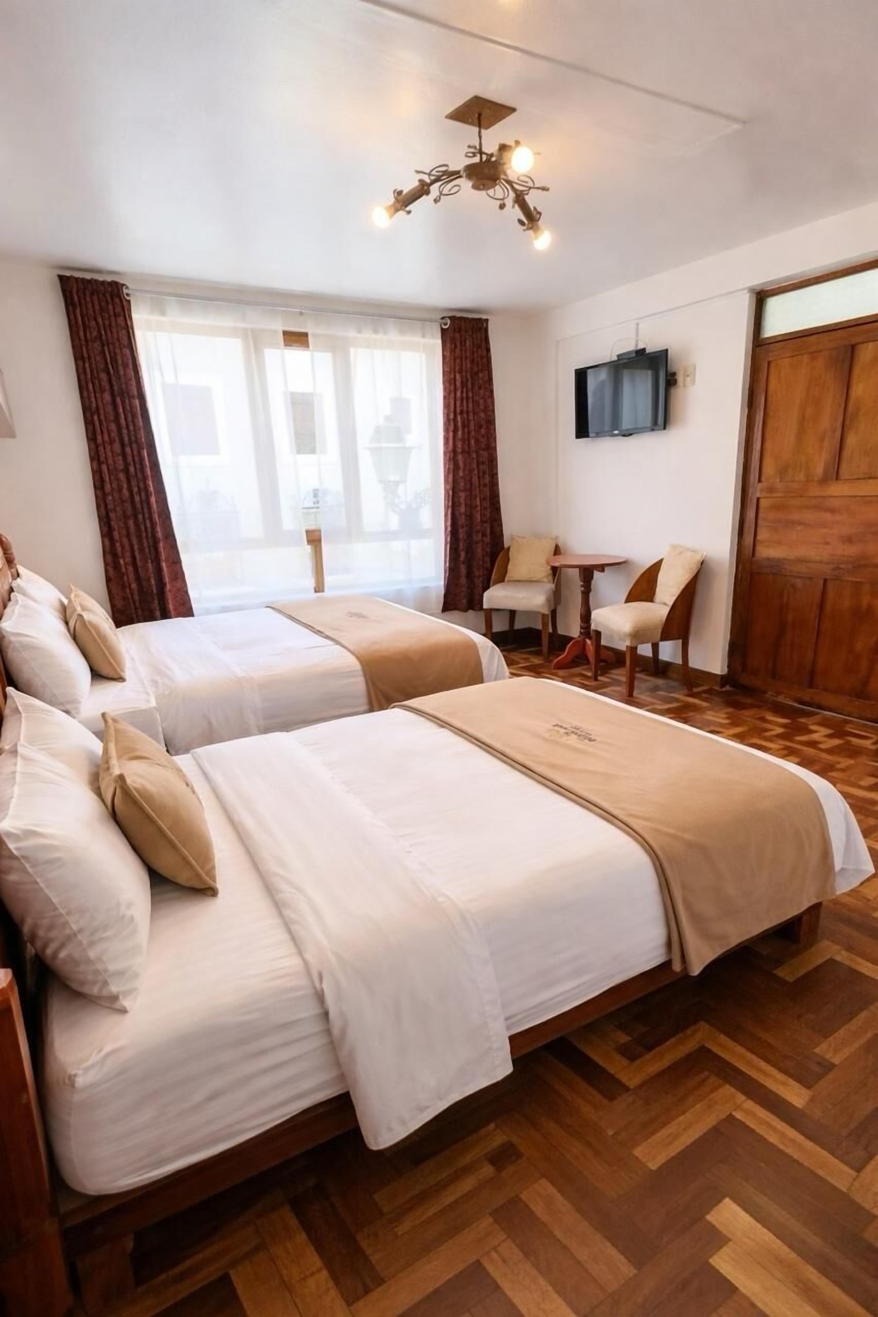 Quarto duplo superior | Roupas de cama antialérgicas, ferros/tábuas de passar roupa