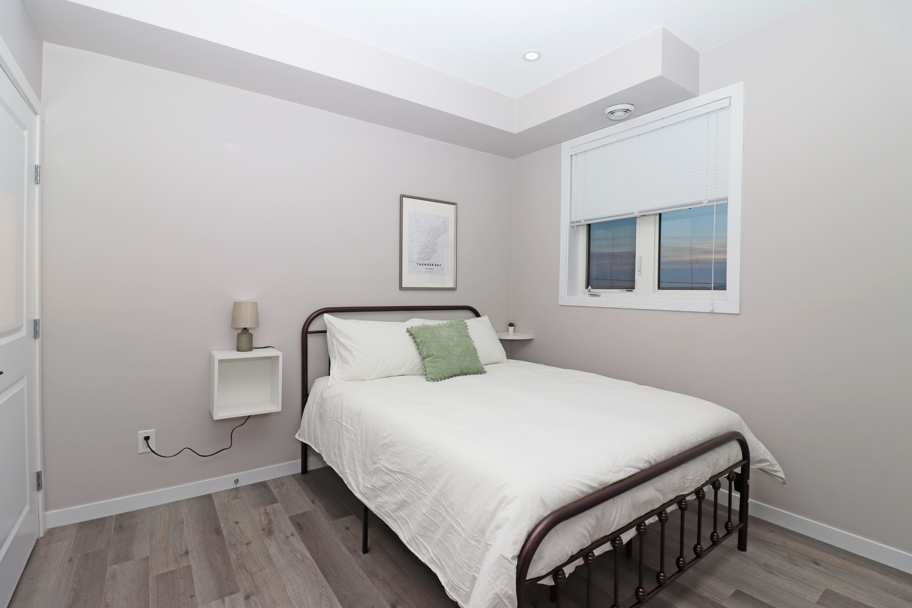 Modern 2 Bedroom Downtown Apartment - Thunder Bay