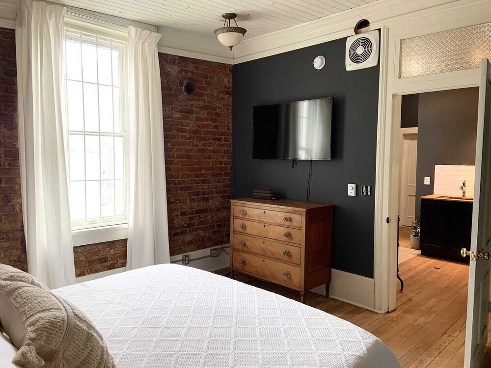 Tin W Suite-remedies Inn, Downtown Historic - Tennessee