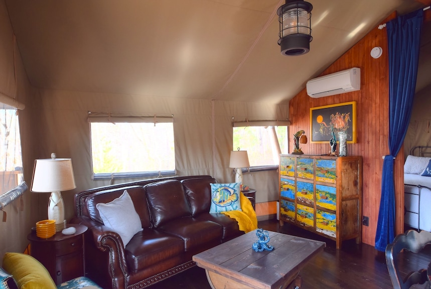 One Bedroom Luxury Glamp, Deck, Private Hot Tub At The Destination Resort - Alabama