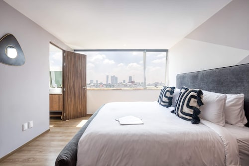 Intimate Apt W/pvt Balcony | 2 Mega Rooftops-fire Pit+gym - Mexique