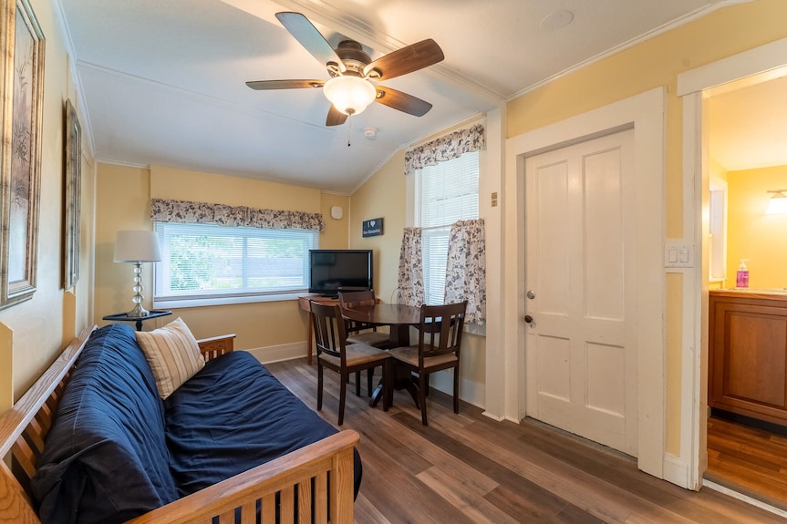 Cottage 3 Summary:<br>co - Laconia, NH