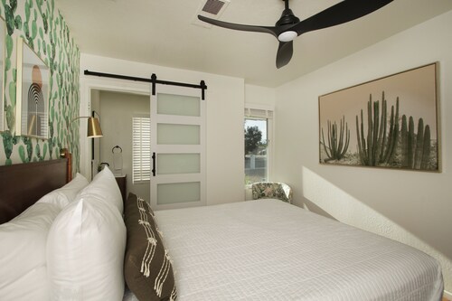 Private Palm Springs Oasis - Fire Pit, Bocce, Hot Tub, And More! Sleeps 8 Adults - Palm Springs