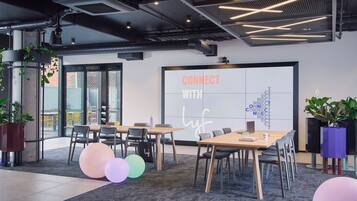 Área de estar no saguão