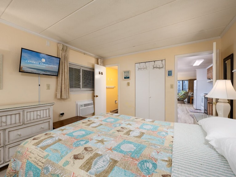 Cute Ocean Block Condo, Located On 70th Street - Ocean City Beach, MD