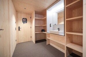 Team Cabin | Roupas de cama antialérgicas, quartos à prova de som, Wi-Fi de cortesia