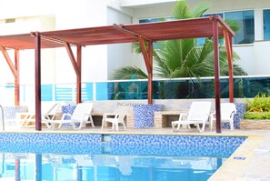 2 piscinas exteriores 
