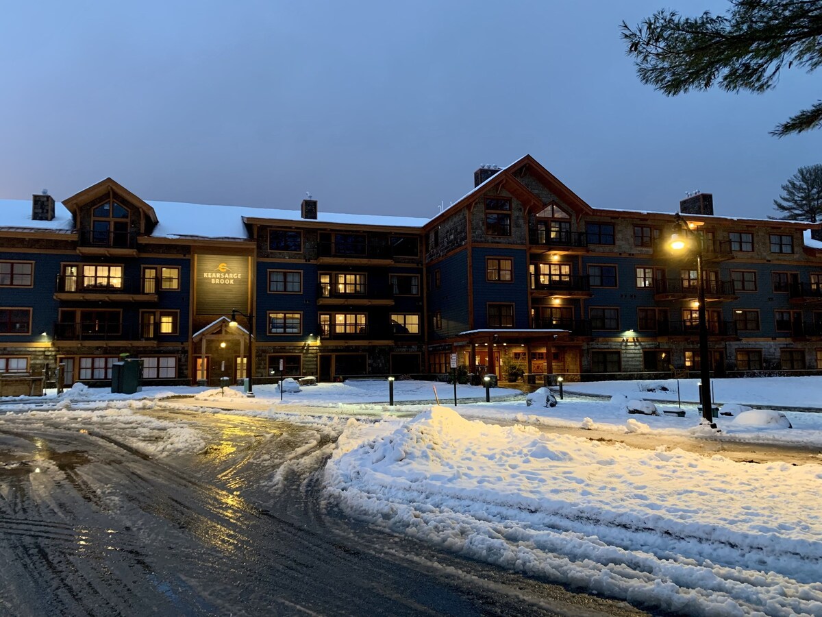 THE PENTHOUSE at Cranmore Mt. Resort, N. Conway, 4-season pool, near ...