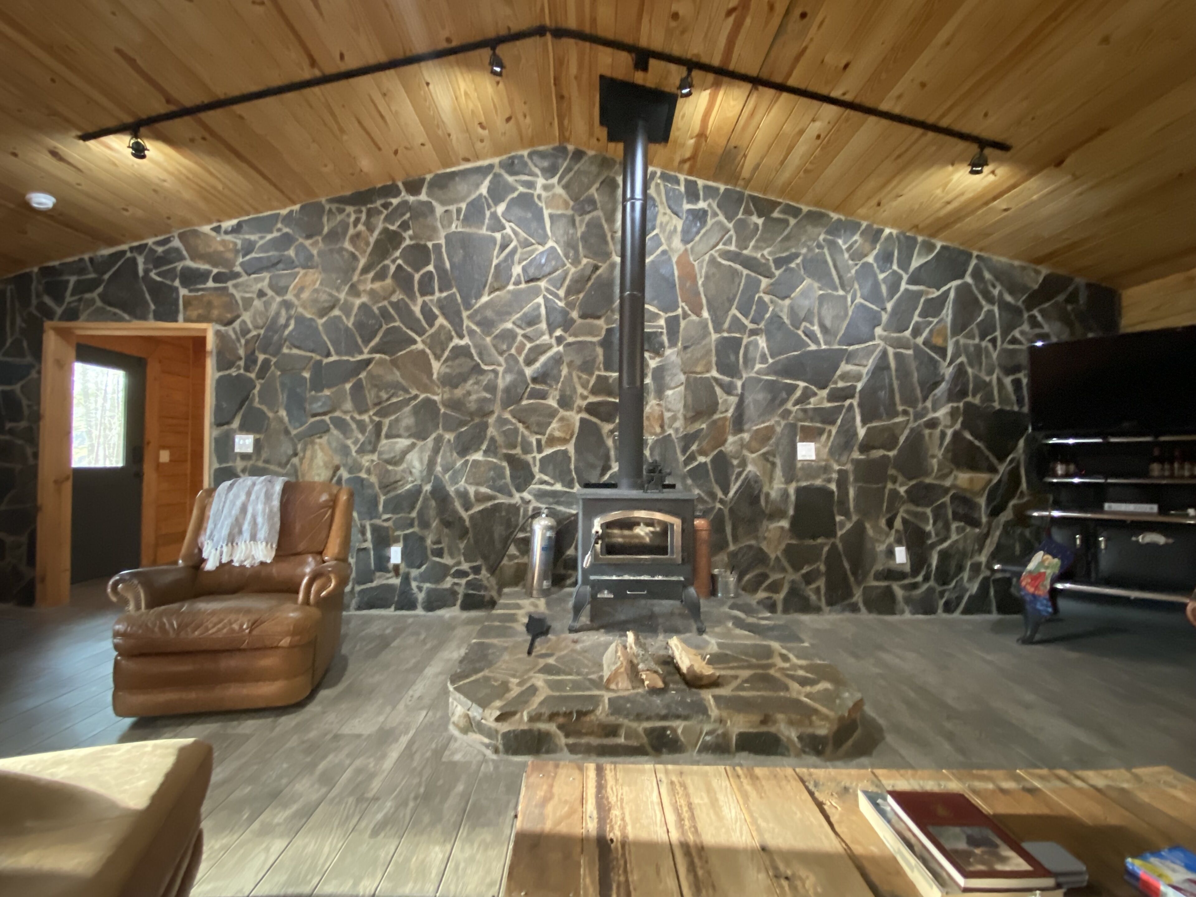 Secluded Waterfront Cabin Retreat - Henderson, NC