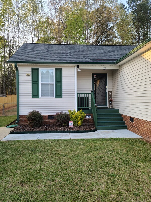 Cambridge Of Corolina In Clayton/garner/40/42 Raleigh Area With Wifi & King Beds - Clayton, NC