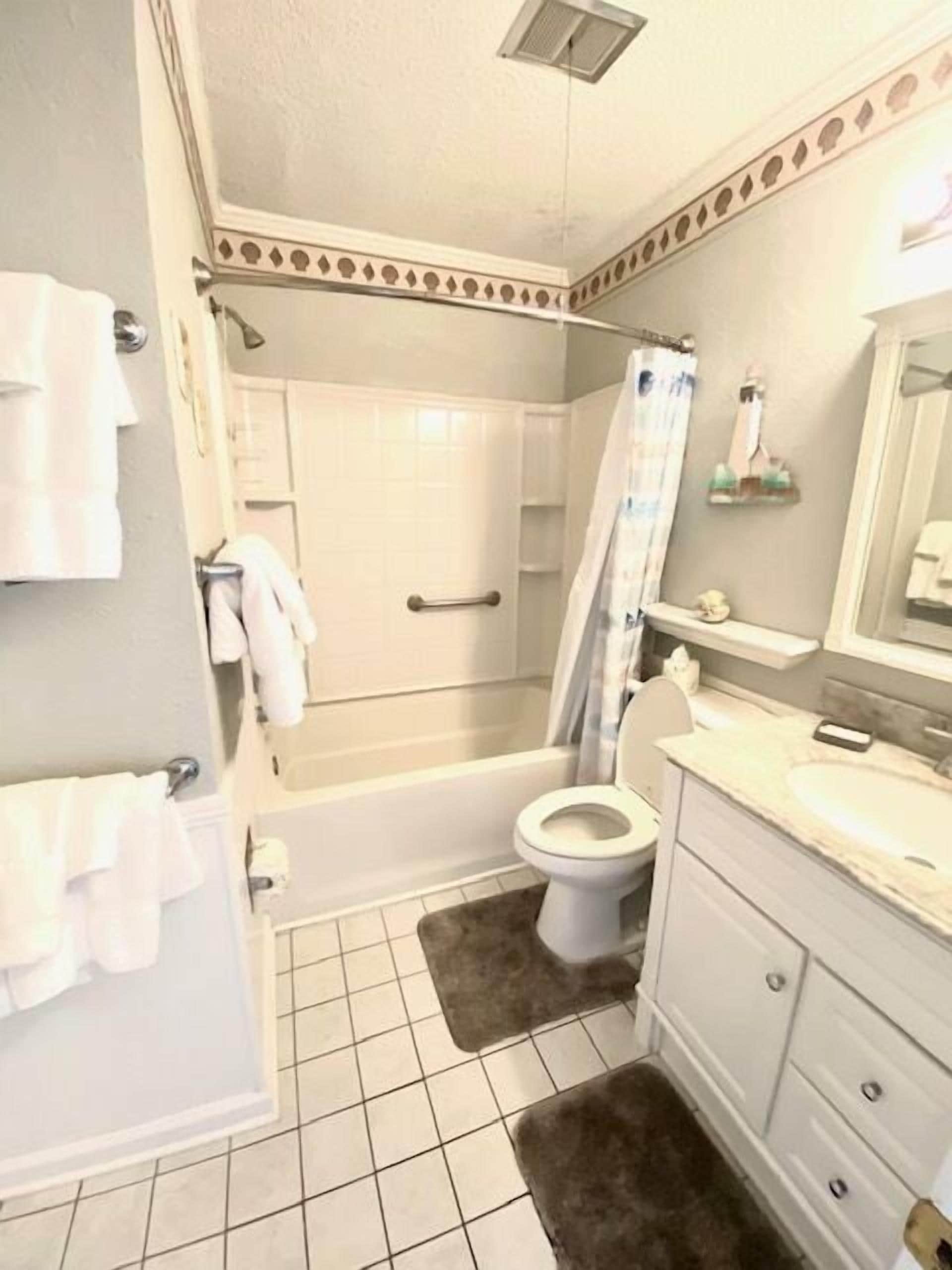 Oceanfront 1st Floor Condo!! Community Pool & Fishing Pier! In The Heart Of Iop! - アイル・オブ・パームズ, SC