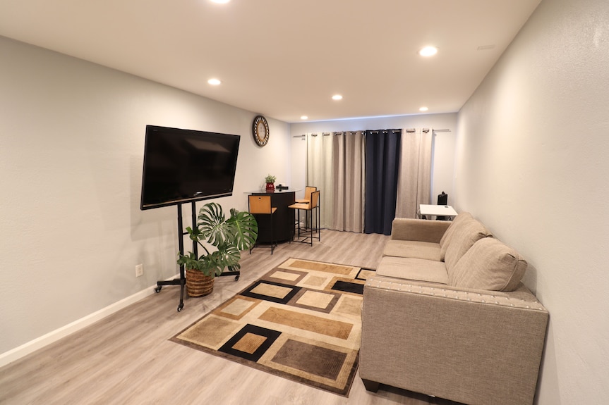 Spacious, Lake Merritt Area Condo Style Unit For Rent - バークリー, CA