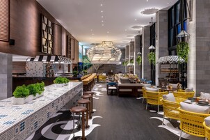 Pequeno-almoço tipo buffet diário (35 EUR por pessoa) 