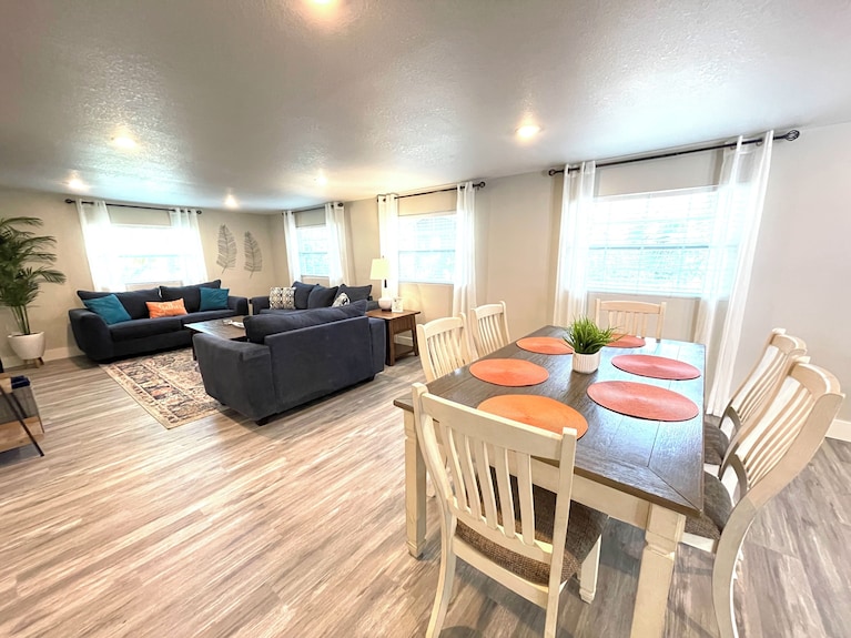 King Suite | Pet Friendly Near Springs & Downtown - Crystal River