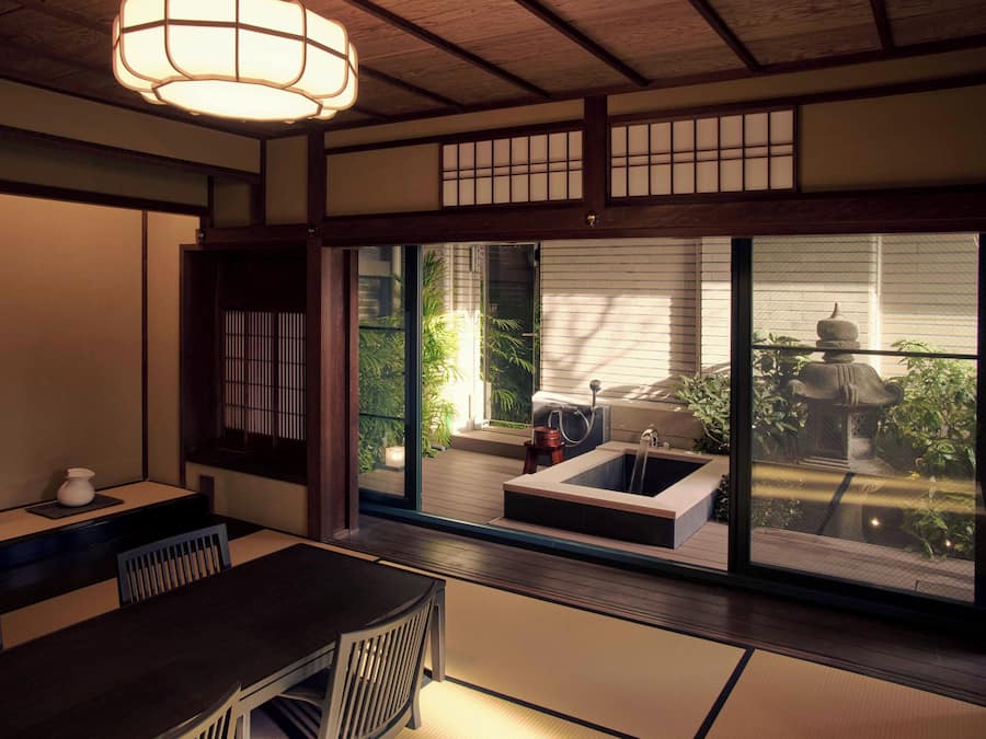 Suite Tradicional, 1 cama king-size, não fumadores (with Lounge Access former Nintendo HQ) | Minibar grátis, cofre no quarto, com decoração personalizada