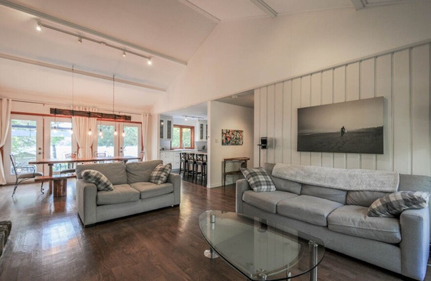 Spectacular Lakefront! Bord Du Lac Spectaculaire! - Quebec