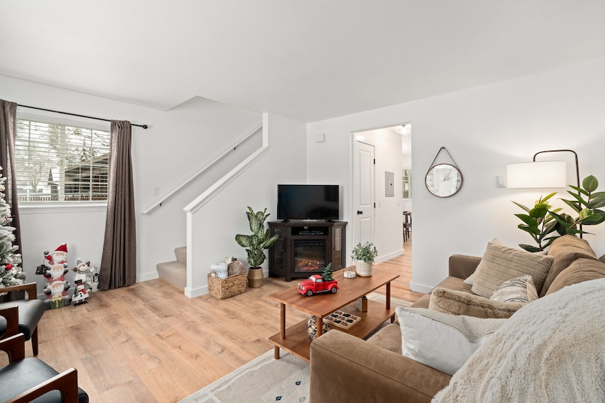 Alpine Escape: Townhouse W/ Hot Tub: Downtown! - レブンワース, WA